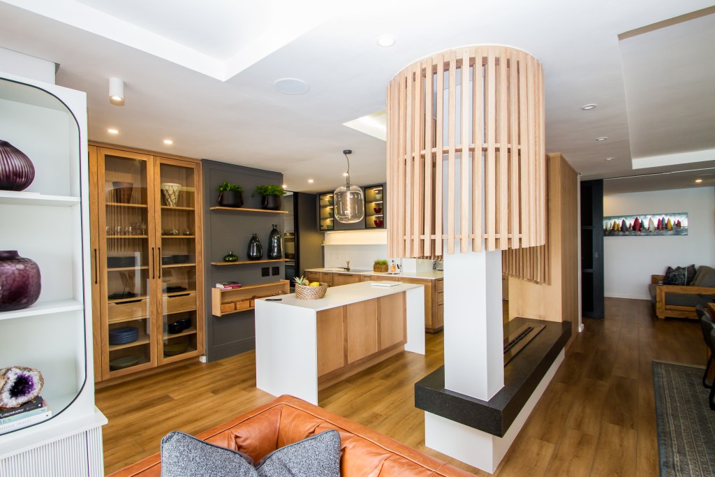Luxury shaker style kitchen - AURA Building & Design Concepts